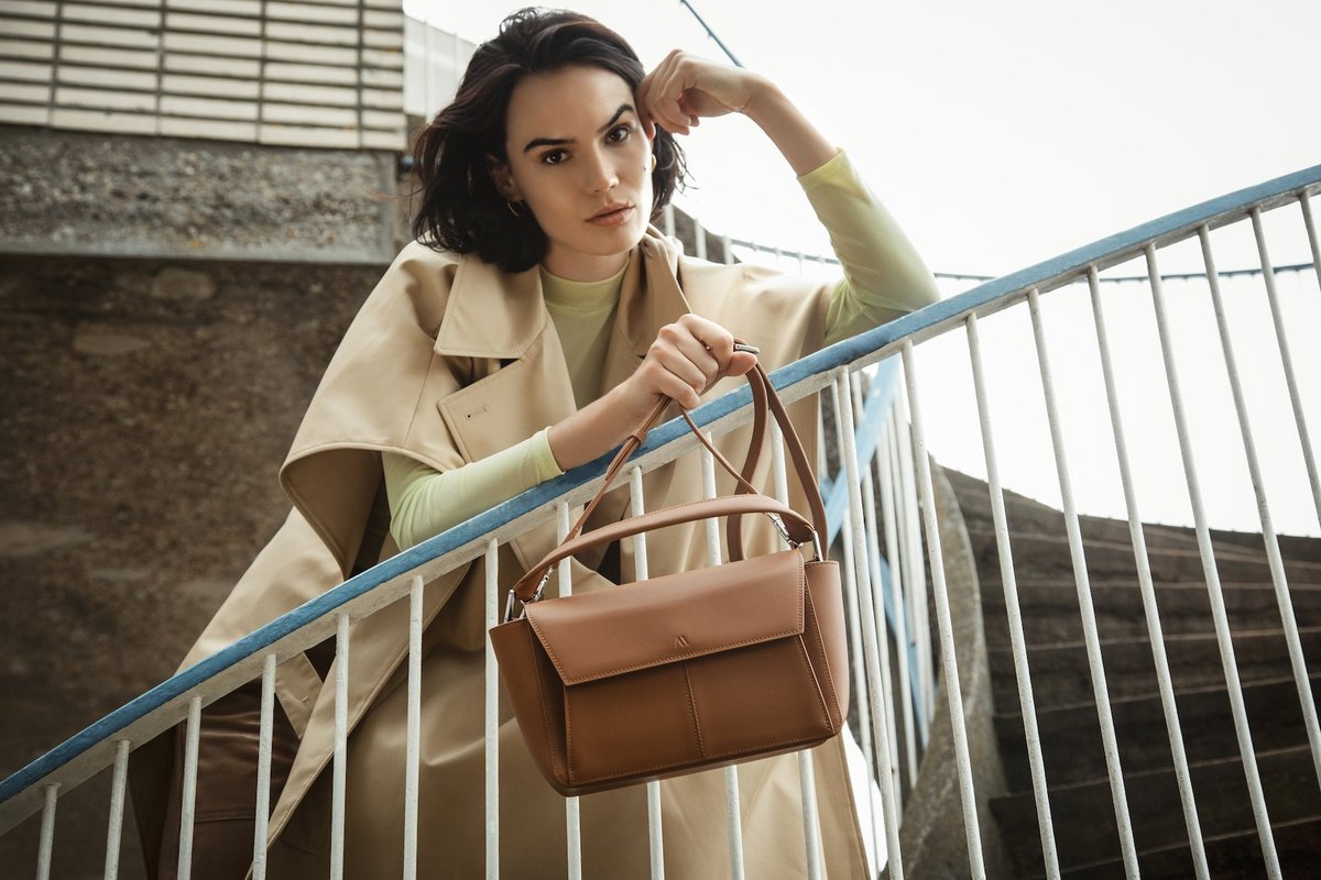 5 easy ways to style mini bags with every outfit | Suburban Mum