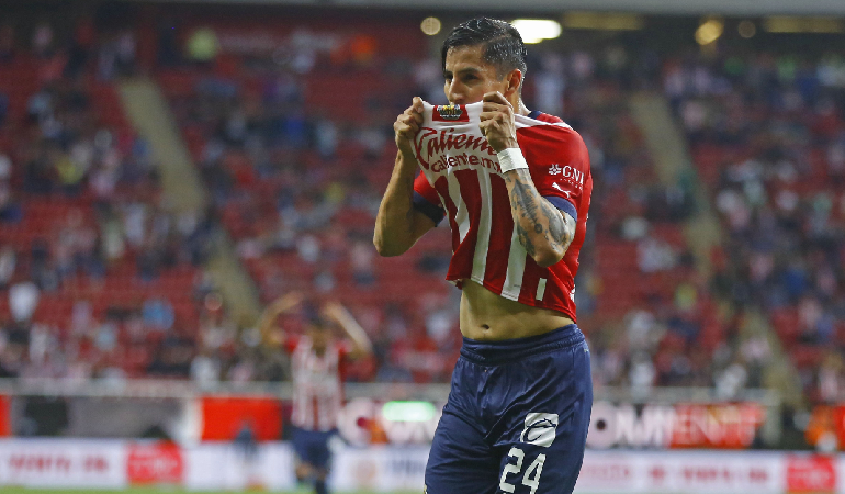 Carlos Cisneros rescató a Chivas; en la recta final consiguieron el ...