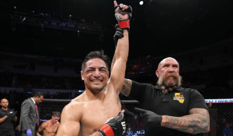 Moggly Benítez mostró su poder en la UFC: Noqueó a Charlie Ontiveros ...