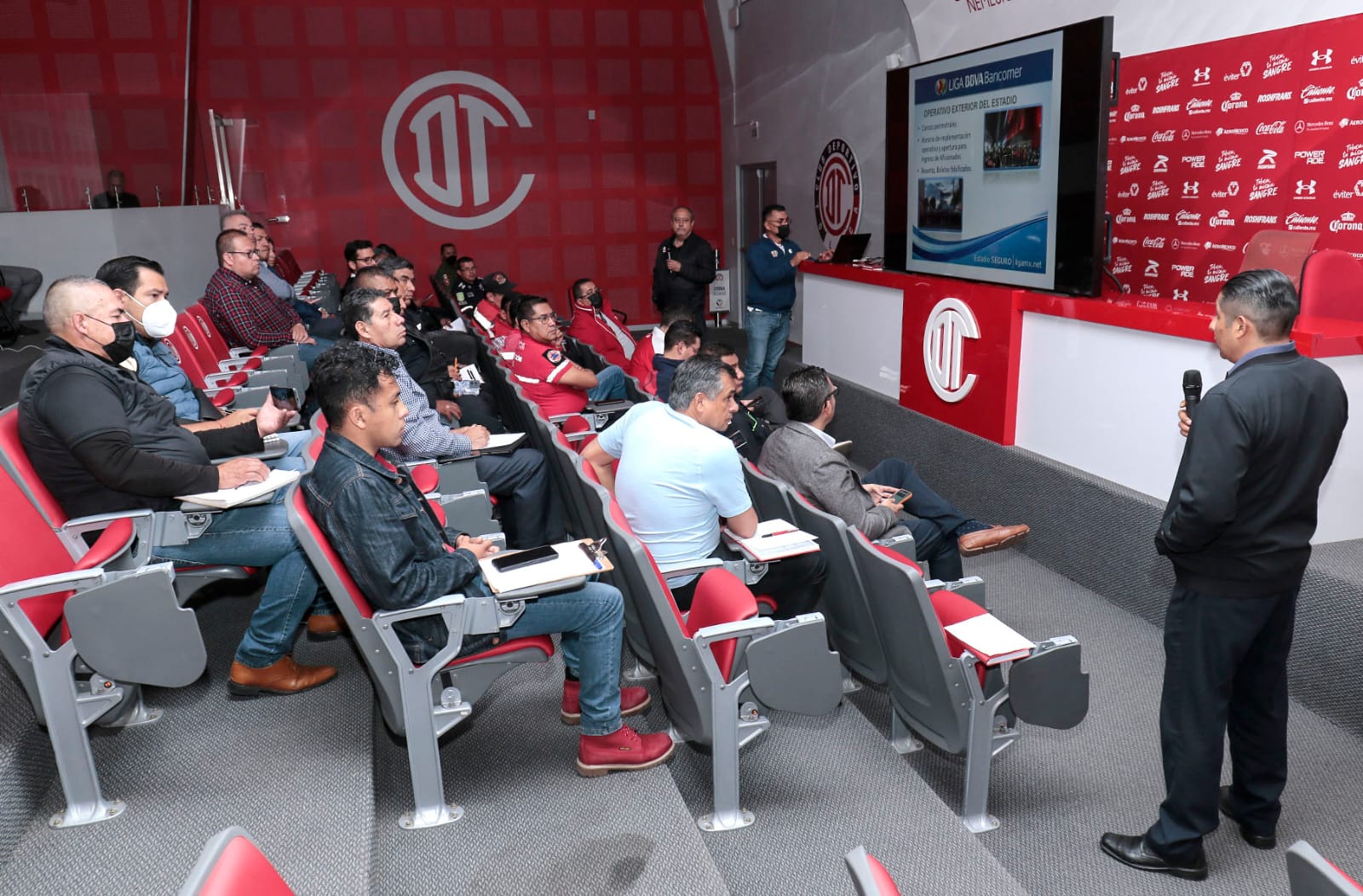Más de 2 mil elementos de seguridad vigilarán la gran Final de ida ... Más de 2 mil elementos de seguridad vigilarán la gran Final de ida ...