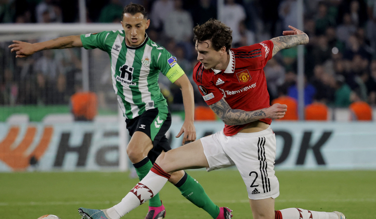 Manchester United cumple ante el Betis de Andrés Guardado, que tuvo ...