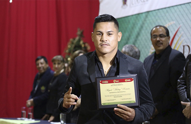 “Mickey” Román, galardonado por su gran trayectoria | ESTO en línea