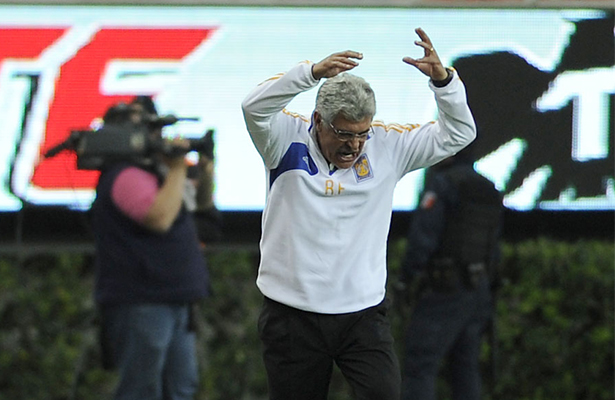 El ‘Tuca’ explota con la prensa al término del juego | ESTO en línea