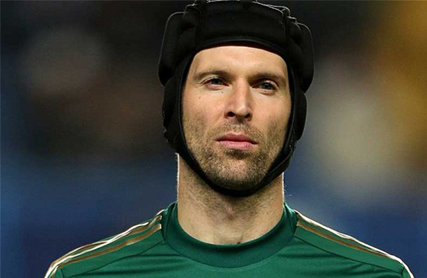 Petr Cech recibe amenazas por dejar al Chelsea y fichar con el Arsenal ...