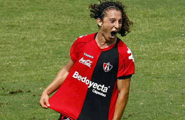 Se cumplen 10 años del debut de Guardado | ESTO en línea