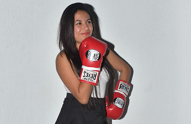 Para Kenia Torres el boxeo no está peleada con los estudios | ESTO en línea