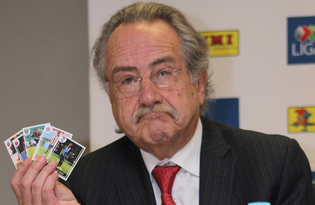 Decio de María presentó el Álbum oficial del Torneo Clausura 2015 ...