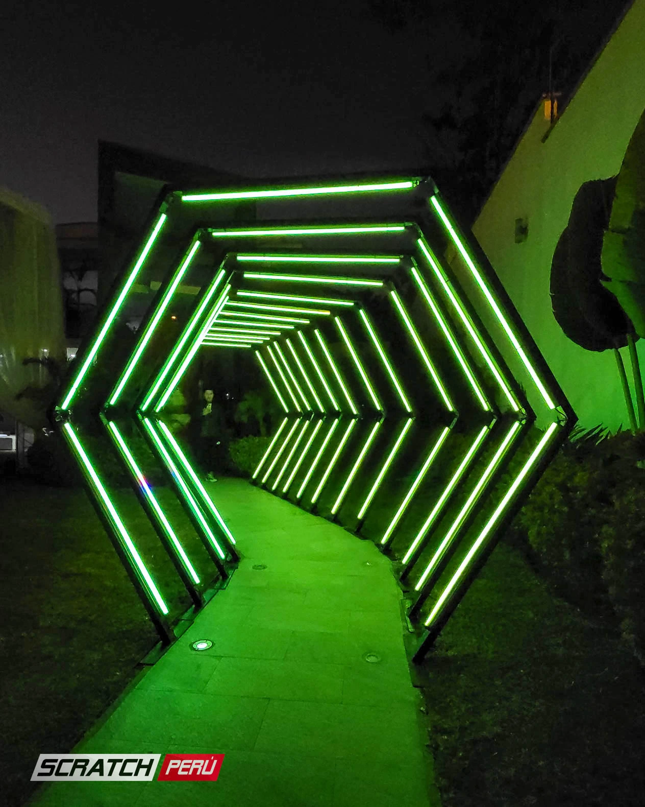 Túnel Hexagonal de Pixel LED | Scratch Perú