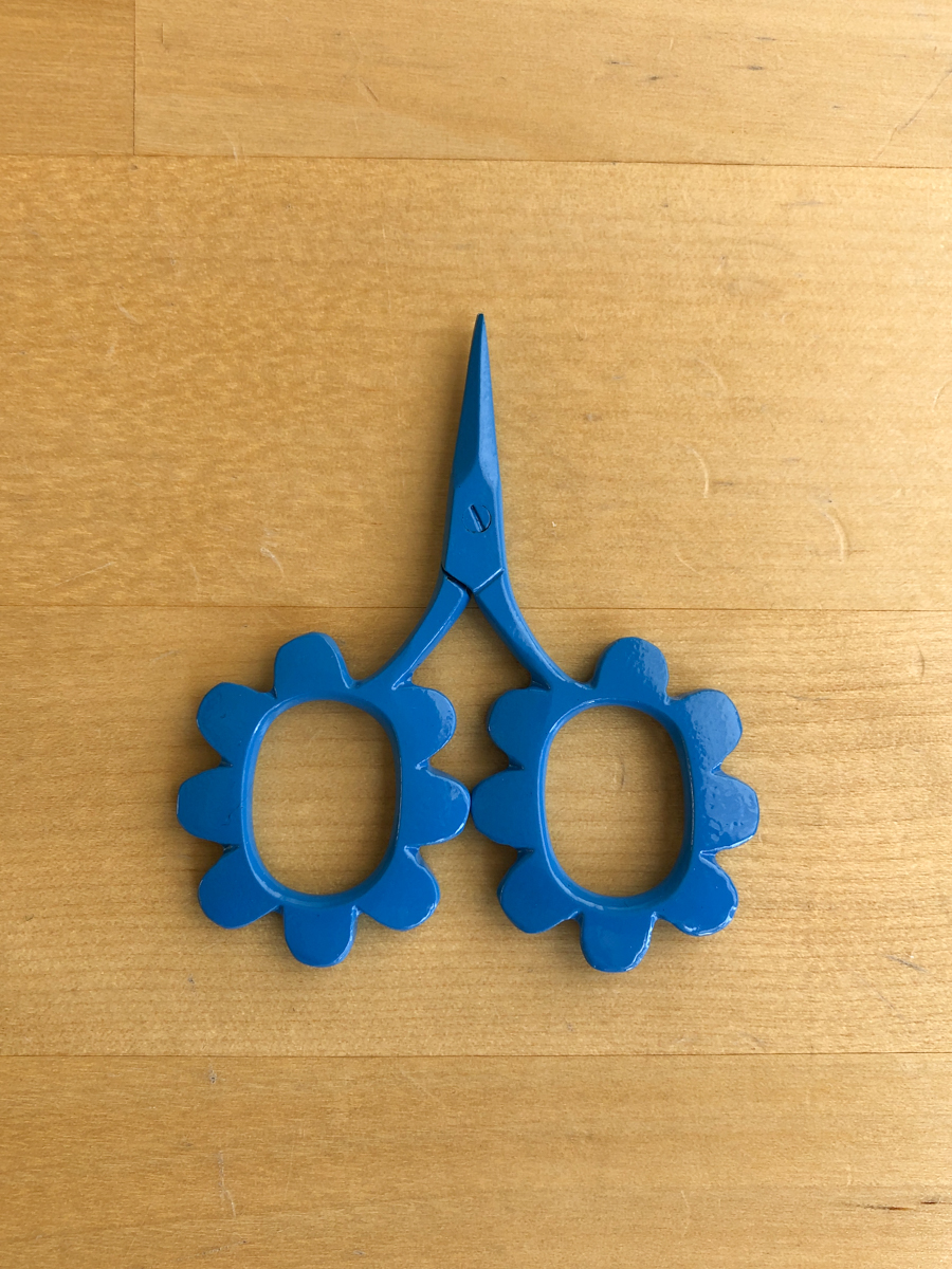 Flower Power Scissors - Blue - Stonemountain & Daughter Fabrics