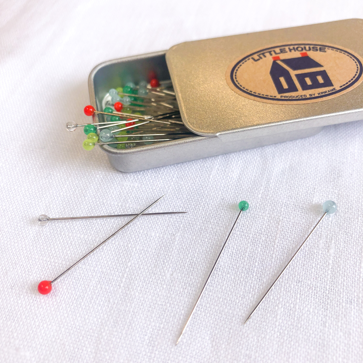 Little House - Glass Head Pins with Tin - Stonemountain & Daughter Fabrics