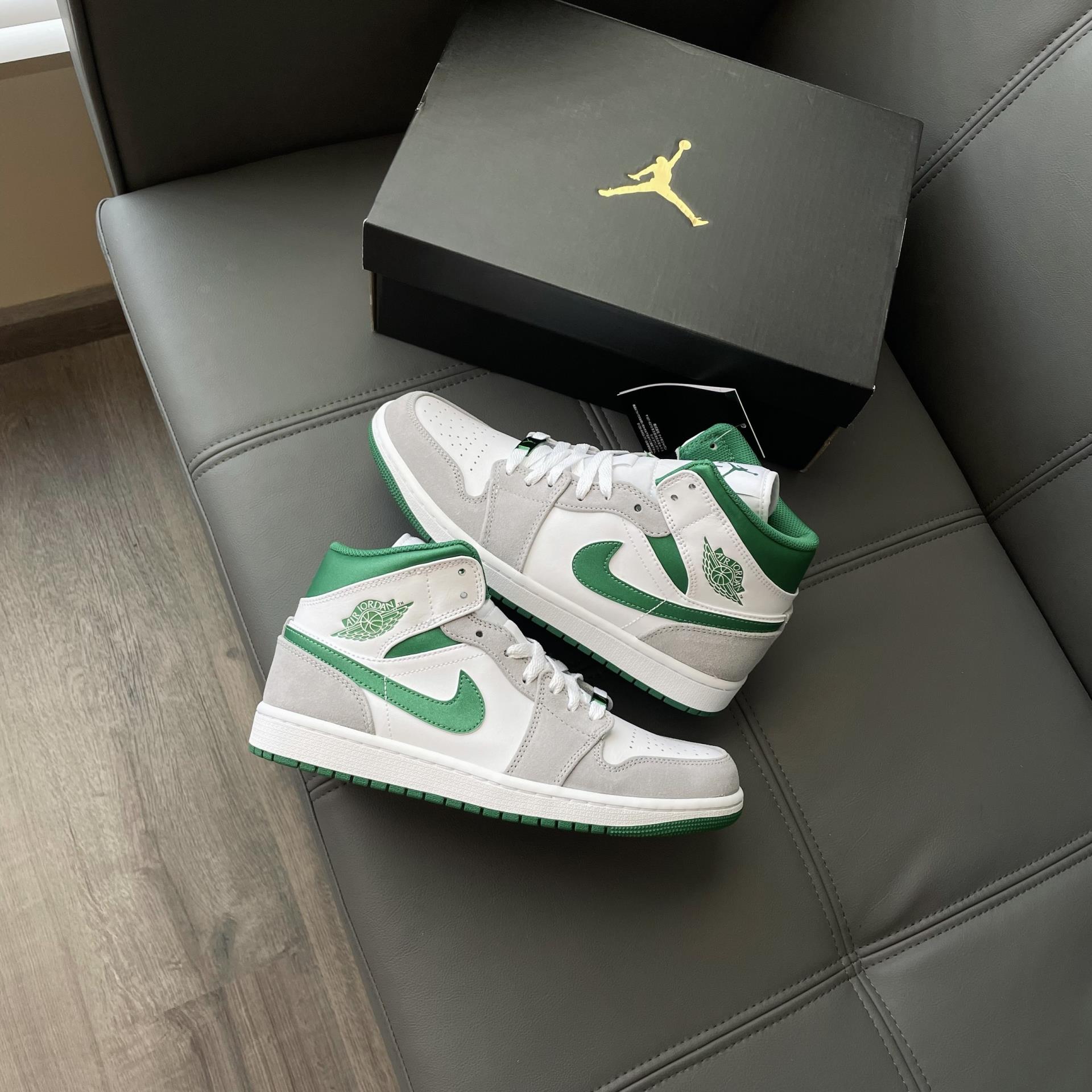 Minhshop.vn - Giày Nike Air Jordan 1 Mid SE 'Grey Pine Green' [DC7248 ...