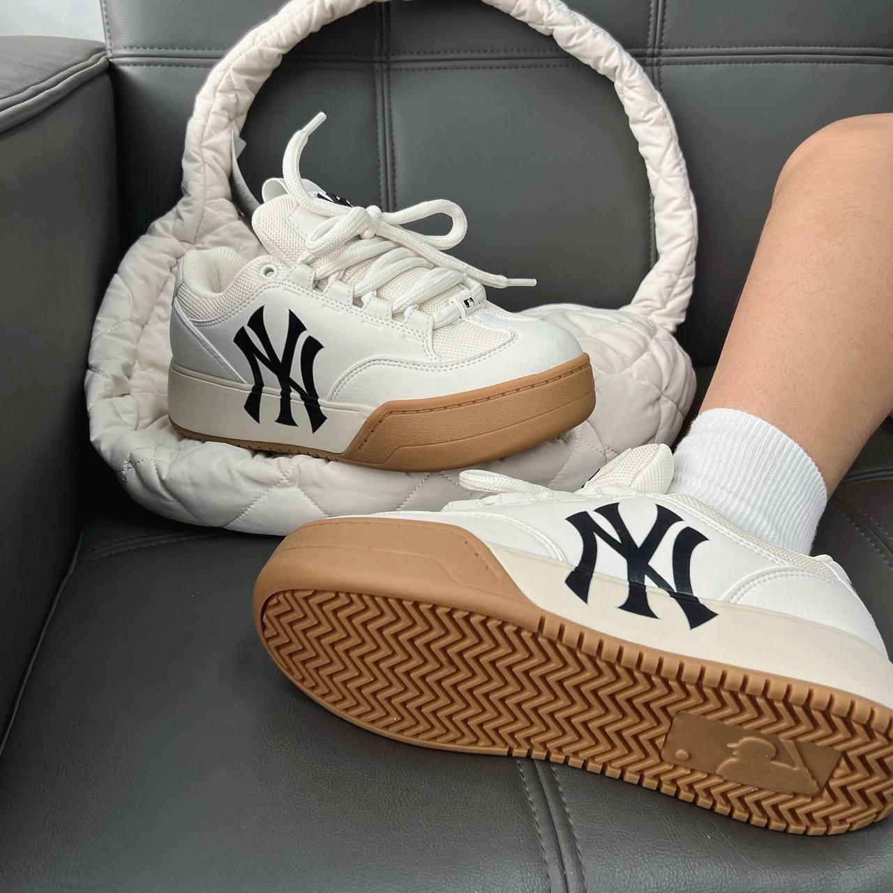 Minhshop.vn - Giày MLB Chunky Wide New York Yankees 'WHITE / GUM ...