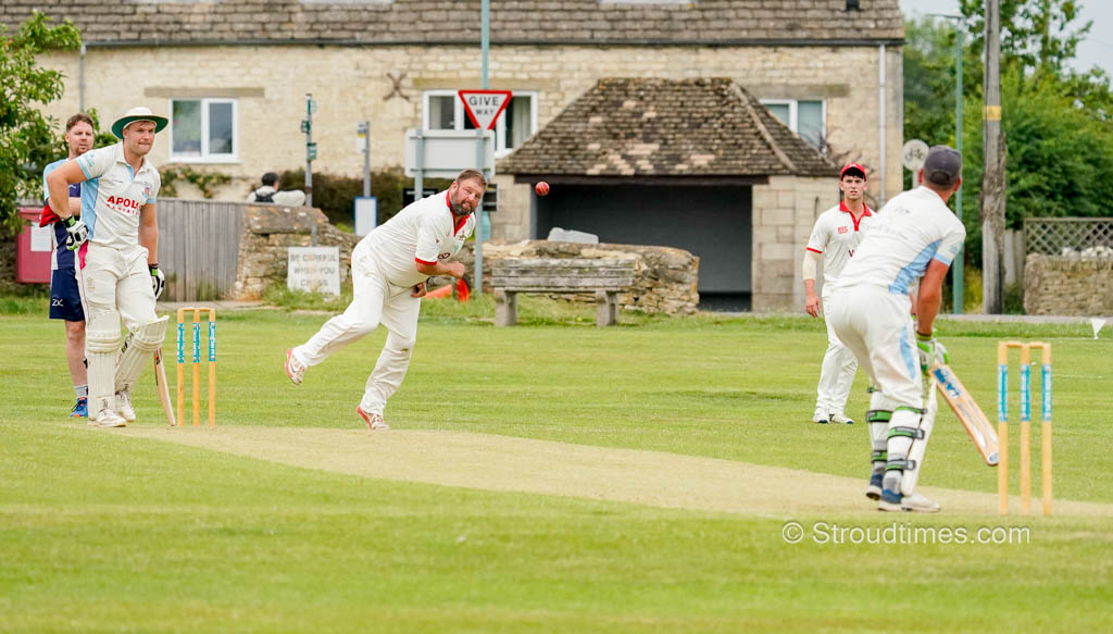Video and pictures: King's Stanley v Painswick 2nds - rain wins the day ...