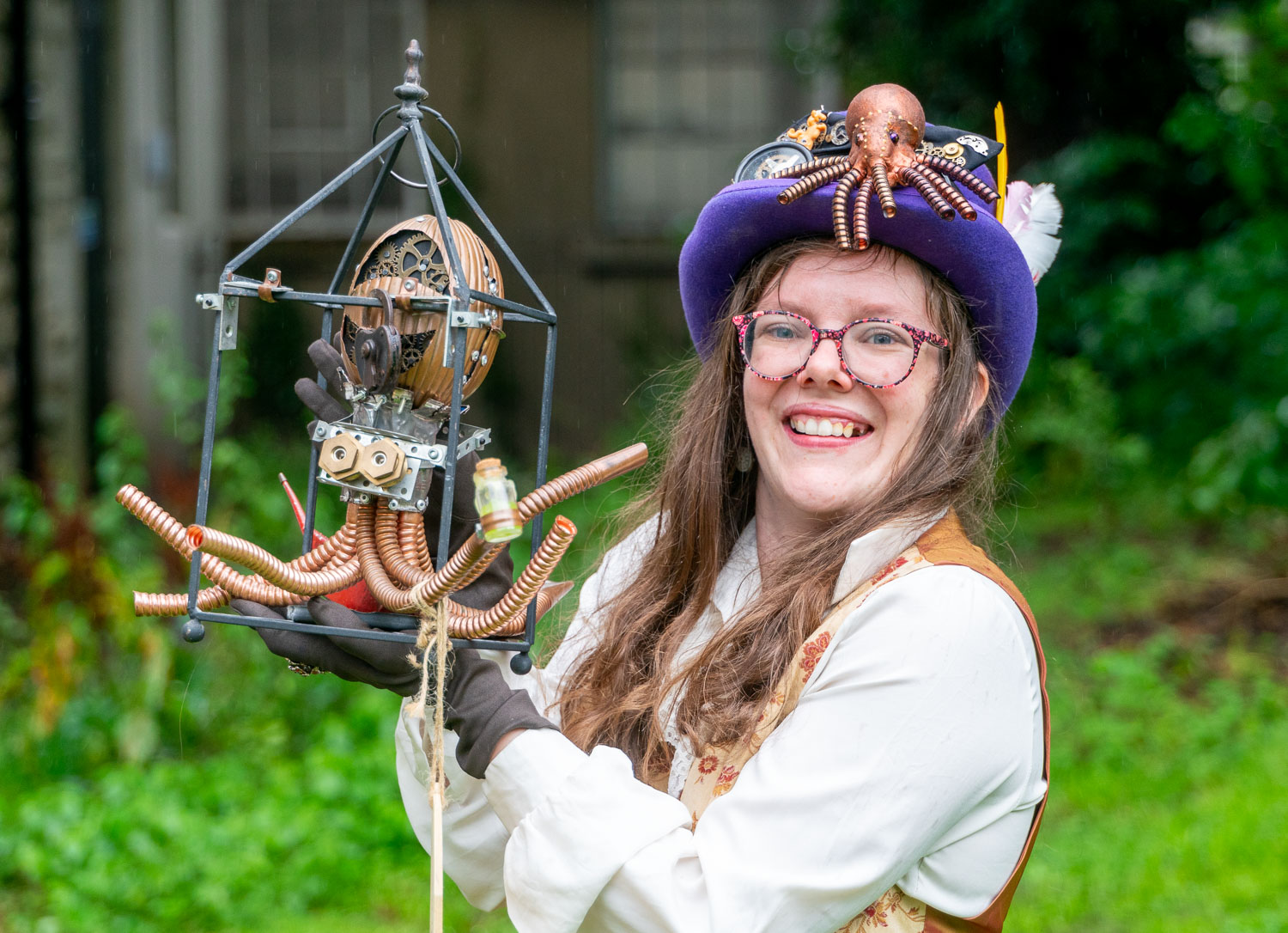 Video and pictures: rain doesn't dampen spirits at Stroud Steampunk ...