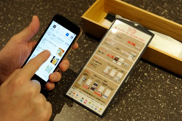 斬新な出店形態で注目される favyのシェア型フードホールは、 モバイルオーダーも凄い「DX横丁」 | Food Deploy | 飲食店のDXを後押しするWEBマガジン