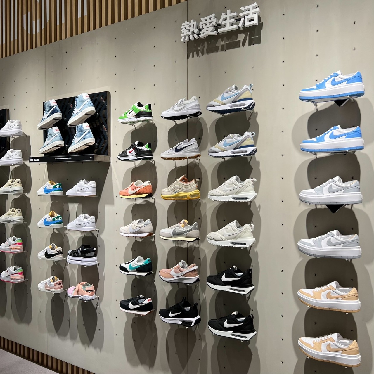 百貨首家NIKE旗艦店 全台首店 桃園獨家 - 商傳媒