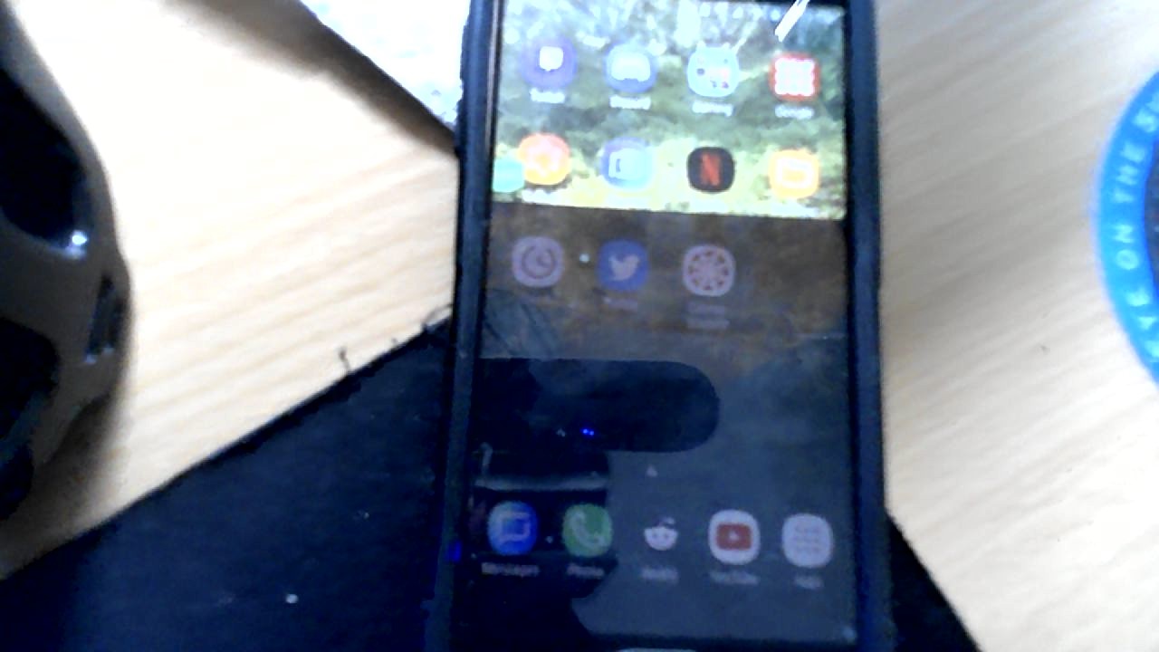 How do you fix this black bar on the bottom of my screen? - Android ...