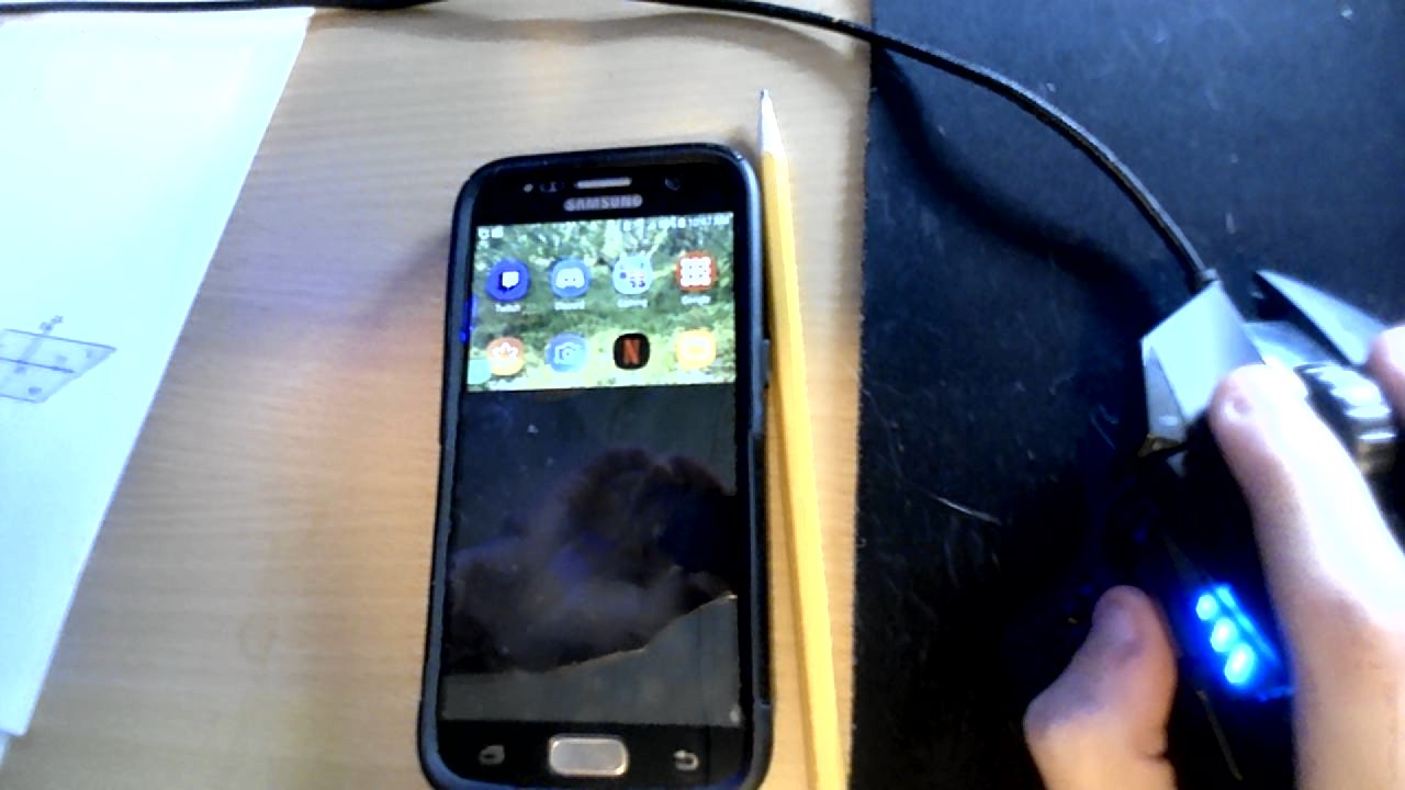 How do you fix this black bar on the bottom of my screen? - Android ...