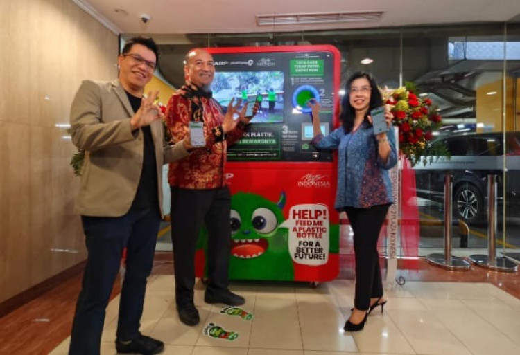 Sharp dan Plasticpay Edukasi Daur Ulang Botol Plastik Lewat Teknologi ...