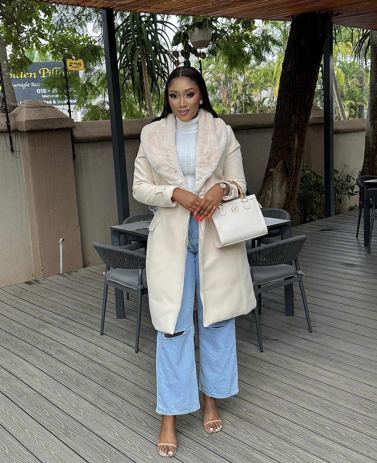 Fur rimmed high quality coat - Cassie_M_clothing | Take App