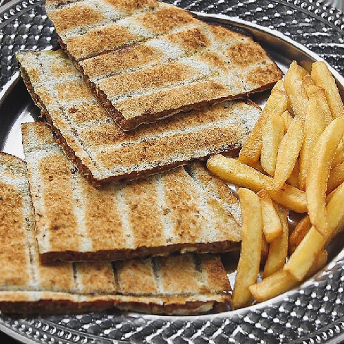 Arayees عرايس - Best arabic food in Alkhor. ETOILE KITCHEN "مطبخ إيتوال ...