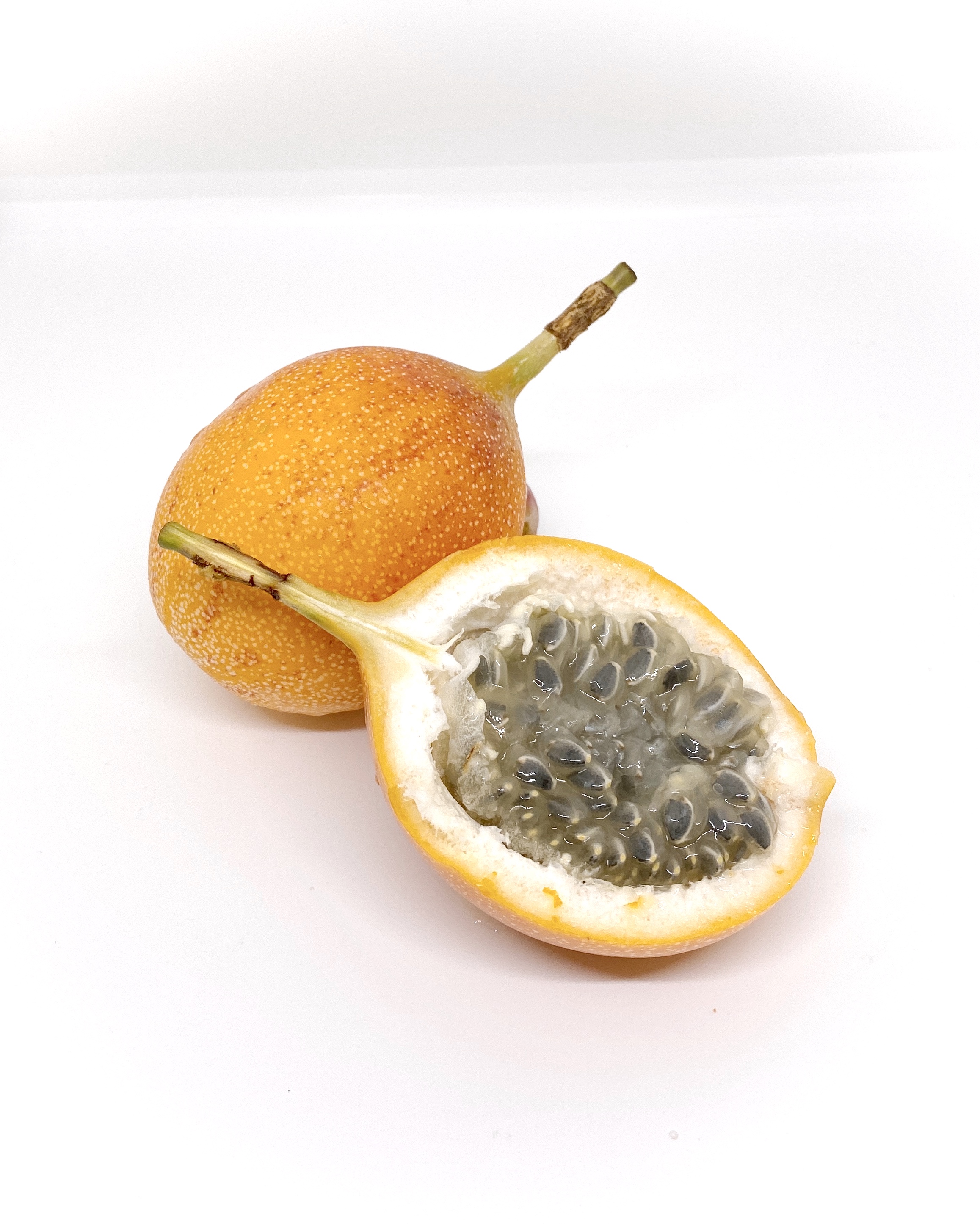 PASSION FRUIT YELLOW (ECUADOR)sweet!!! - Fruits Equation | Take App