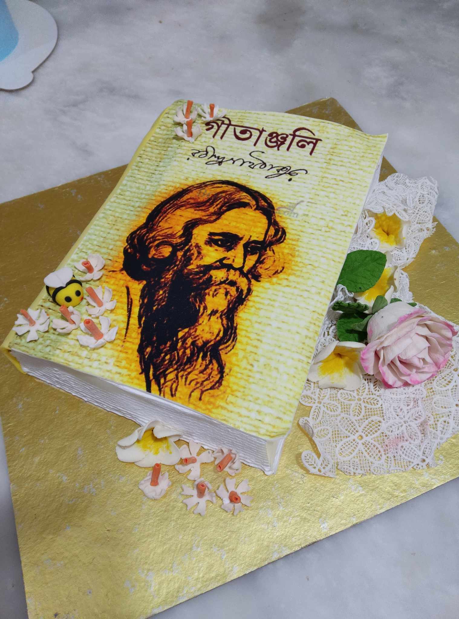 Book Theme Edible Cake - Biva's Cake House | Take App