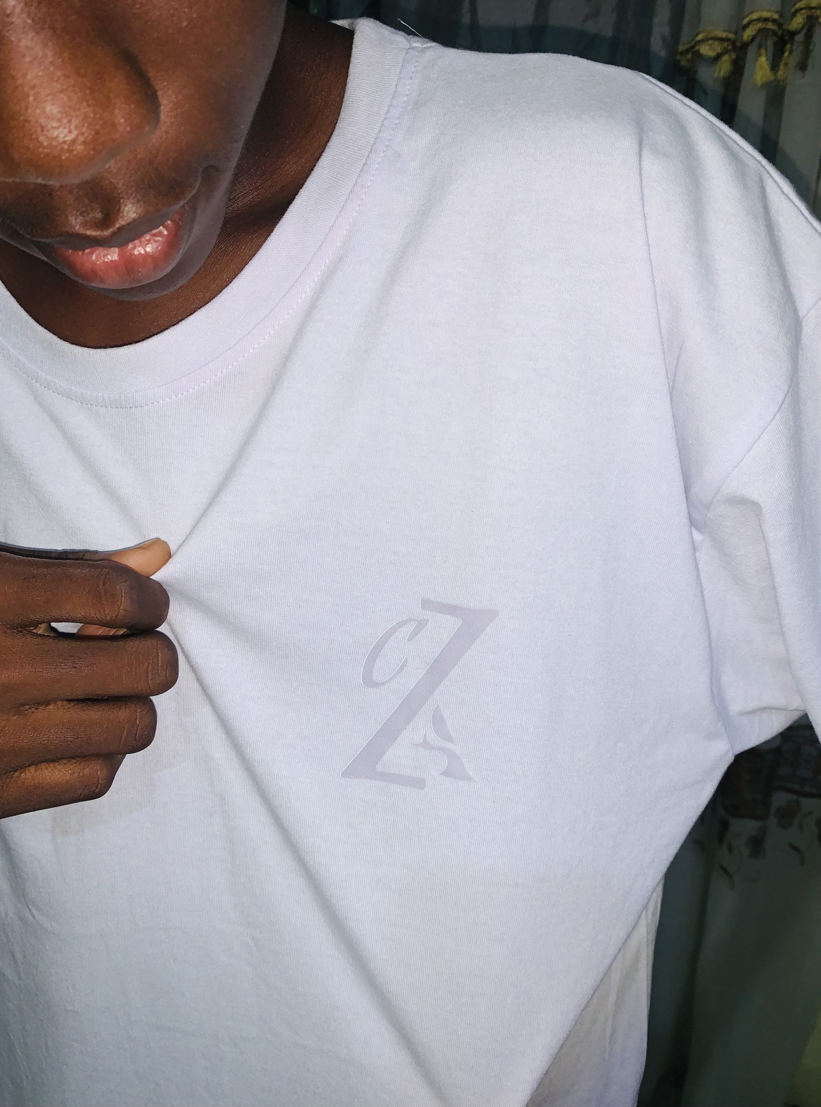 “ITWTS” WHITE COLORWAY SHIRT - CHAZVAH | Take App