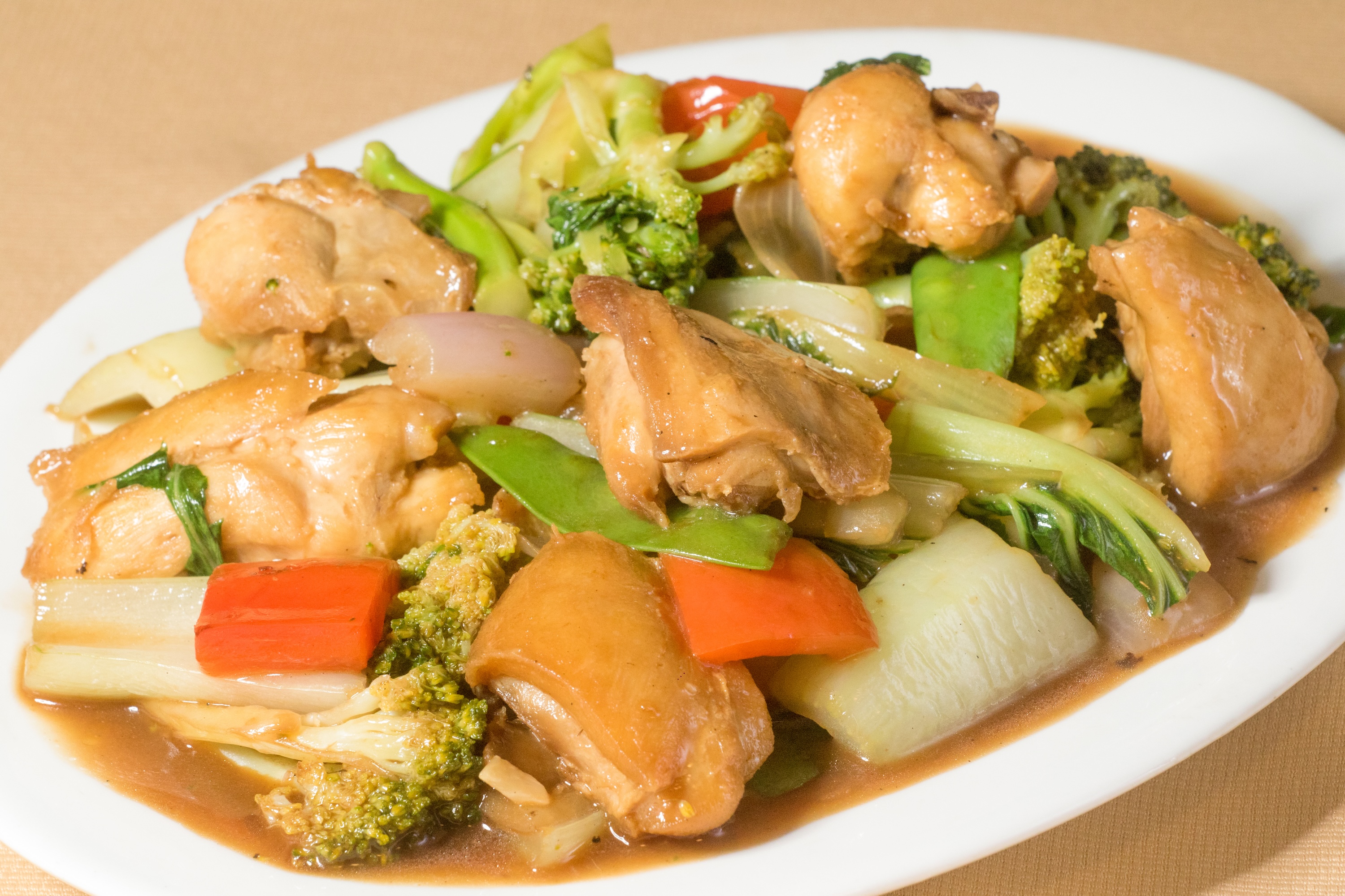 Pollo con Verduras - Chifa Sol Grande