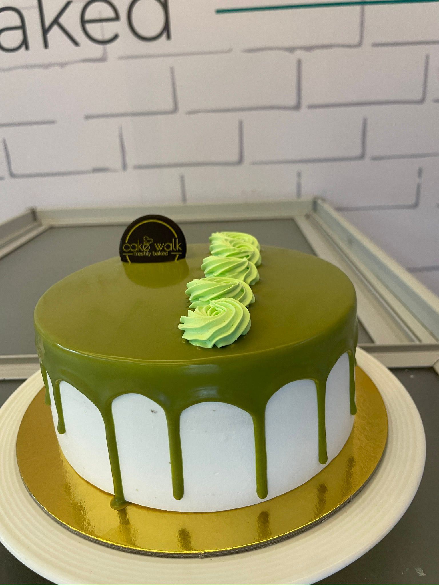 Cake Walk Pistachio Special Cake - Cakewalk Bahrain | Delicious Custom ...