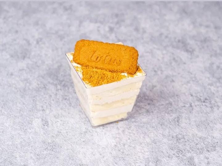 Lotus mini cakes - Cafe le farine | Take App