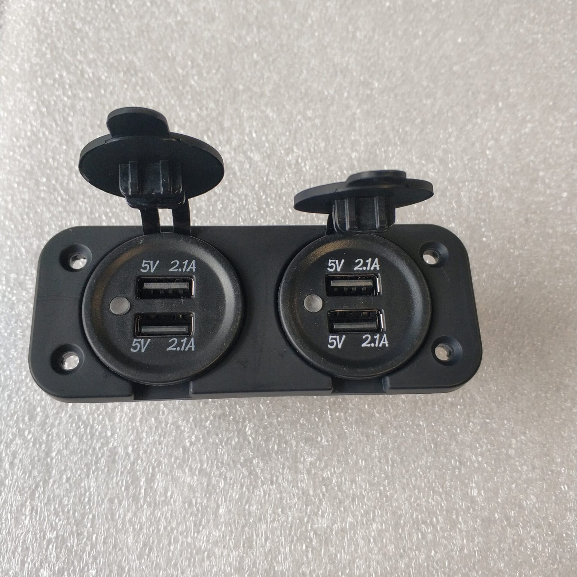 12V-24V QUAD USB Charger Socket Adapter 5V 2.1A+2.1A - Electromann SA ...