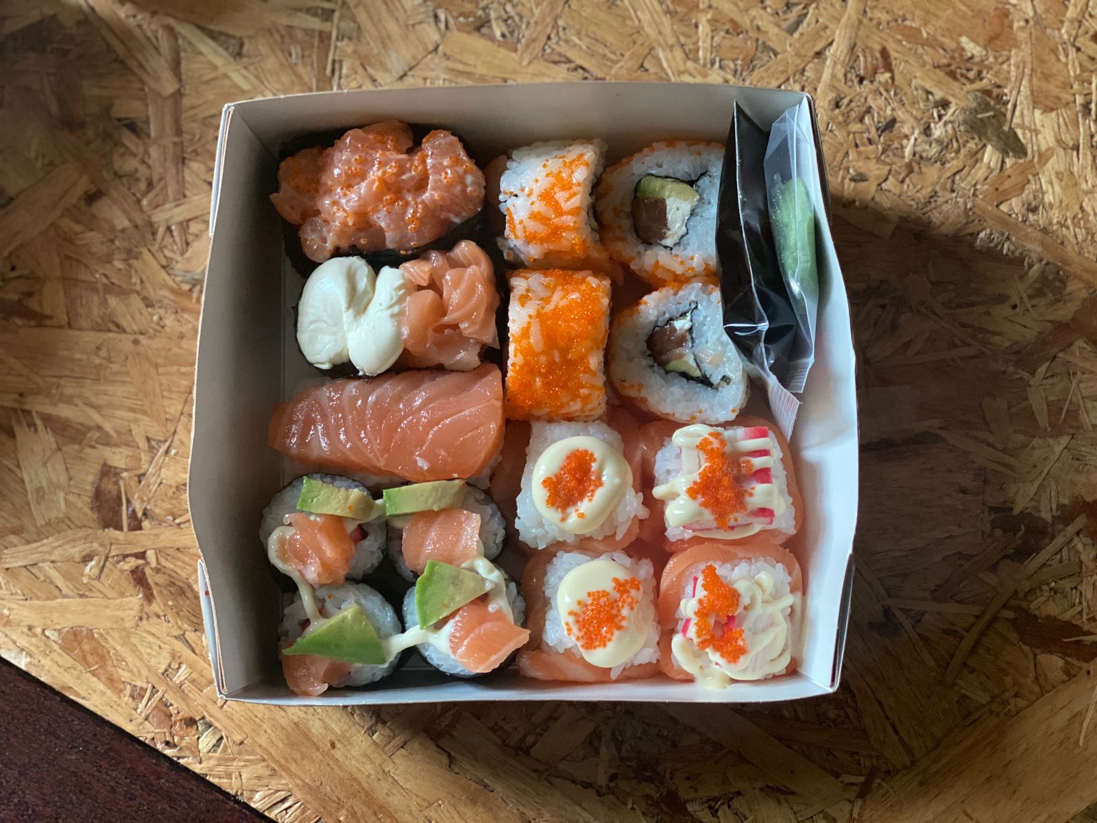 Mini Set C - TIQS SUSHI | Take App