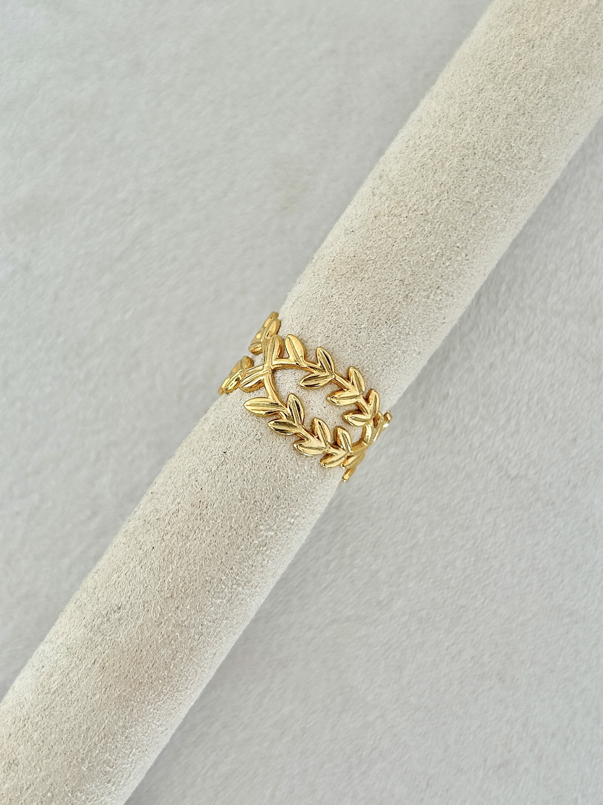 Isla gold ring - Saleby.nc | Take App