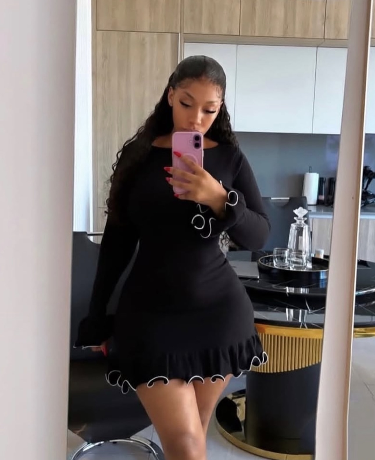 Ruffle rimmed mini - Cassie_M_clothing | Take App