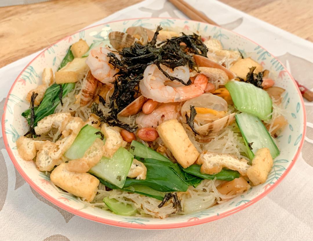 Heng Hwa Fried Bee Hoon (separate seaweed peanut condiment included ...