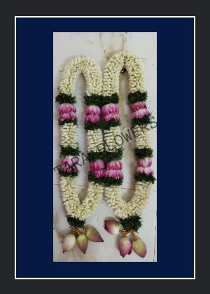 Lilly & Lotus Garland