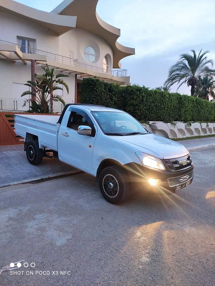 Isuzu D-Max - 2018 Diesel 6 CV à Monastir - autoprix.tn