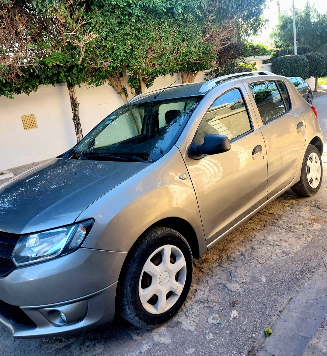 Renault Symbol - 2014 Essence 5 CV à Tunis - autoprix.tn