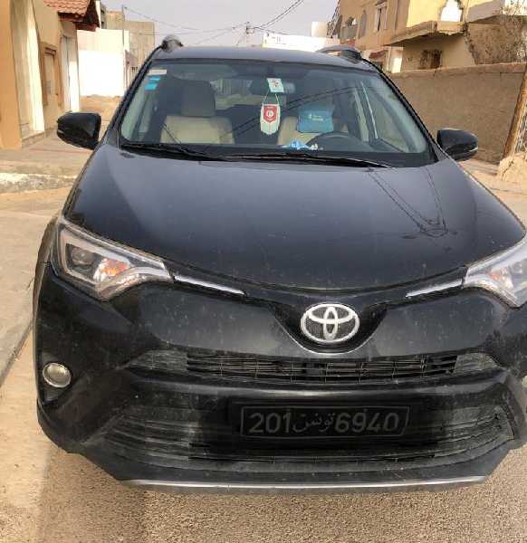 Toyota RAV 4 - 2017 Essence 9 CV à Kébili - autoprix.tn
