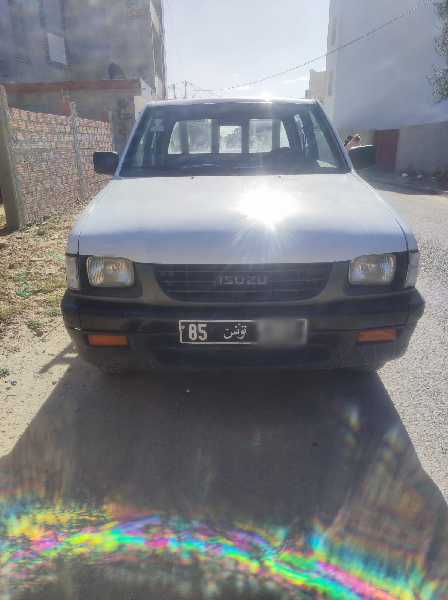 Isuzu D-Max - 2000 Diesel 10 CV à Mahdia - autoprix.tn