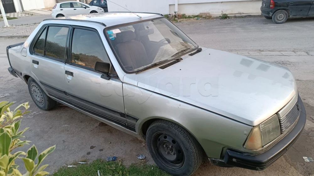 Renault R18 - 1983 Diesel 7 CV à Ben arous - autoprix.tn