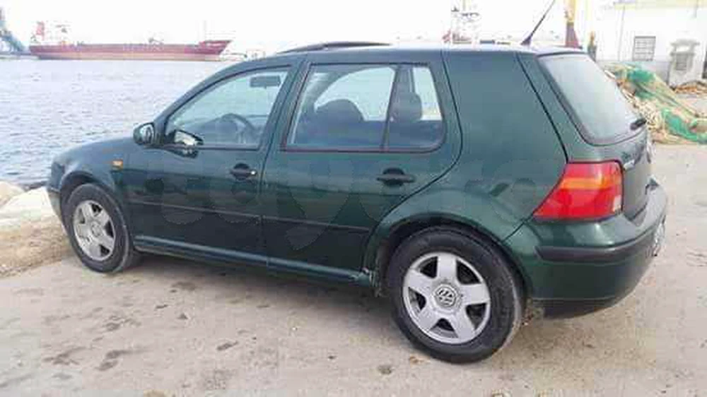 Volkswagen Golf 4 - 1999 Essence 5 CV à Kairouan - autoprix.tn