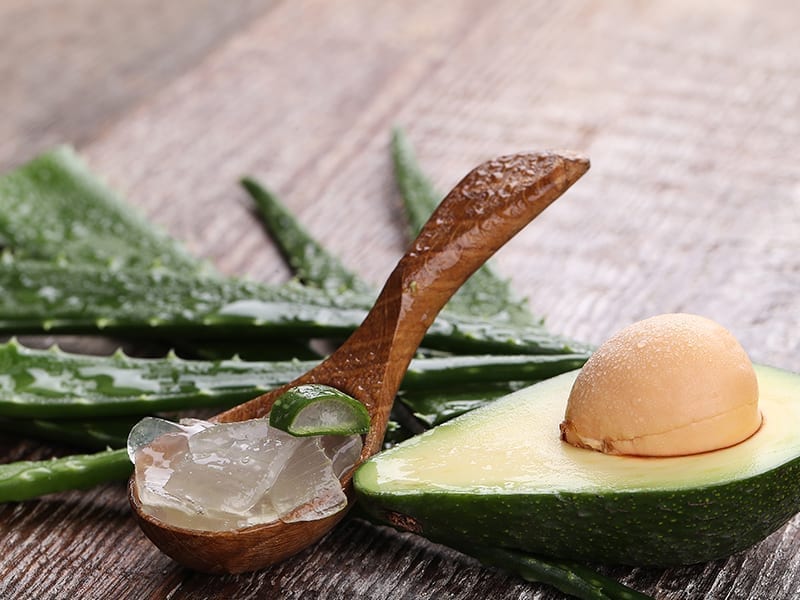 Desi Nuskhe: Make The Best Of Avocado For Hair With 5 DIY Hair Packs ...