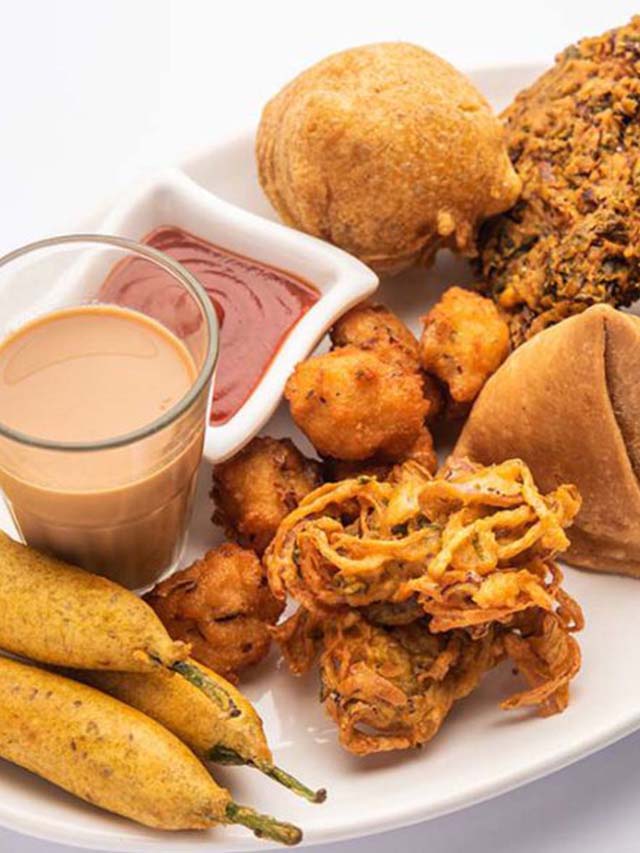 8 Yummy Pakora Recipes You Can Enjoy With Chai This Monsoon Season ...