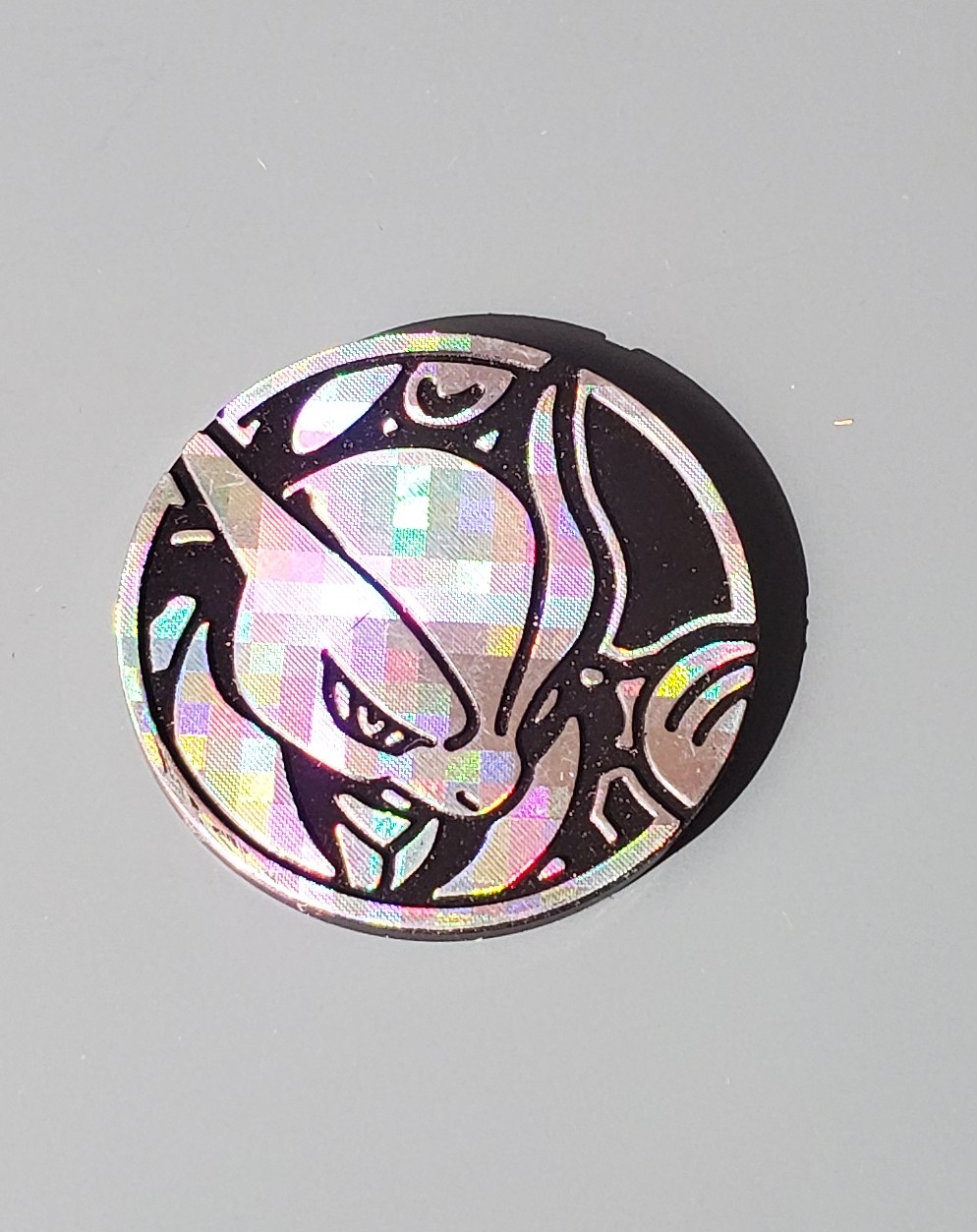 Moneda Oficial de Colección Mewtwo white Holo Pokémon JCC - TCGmatch Chile