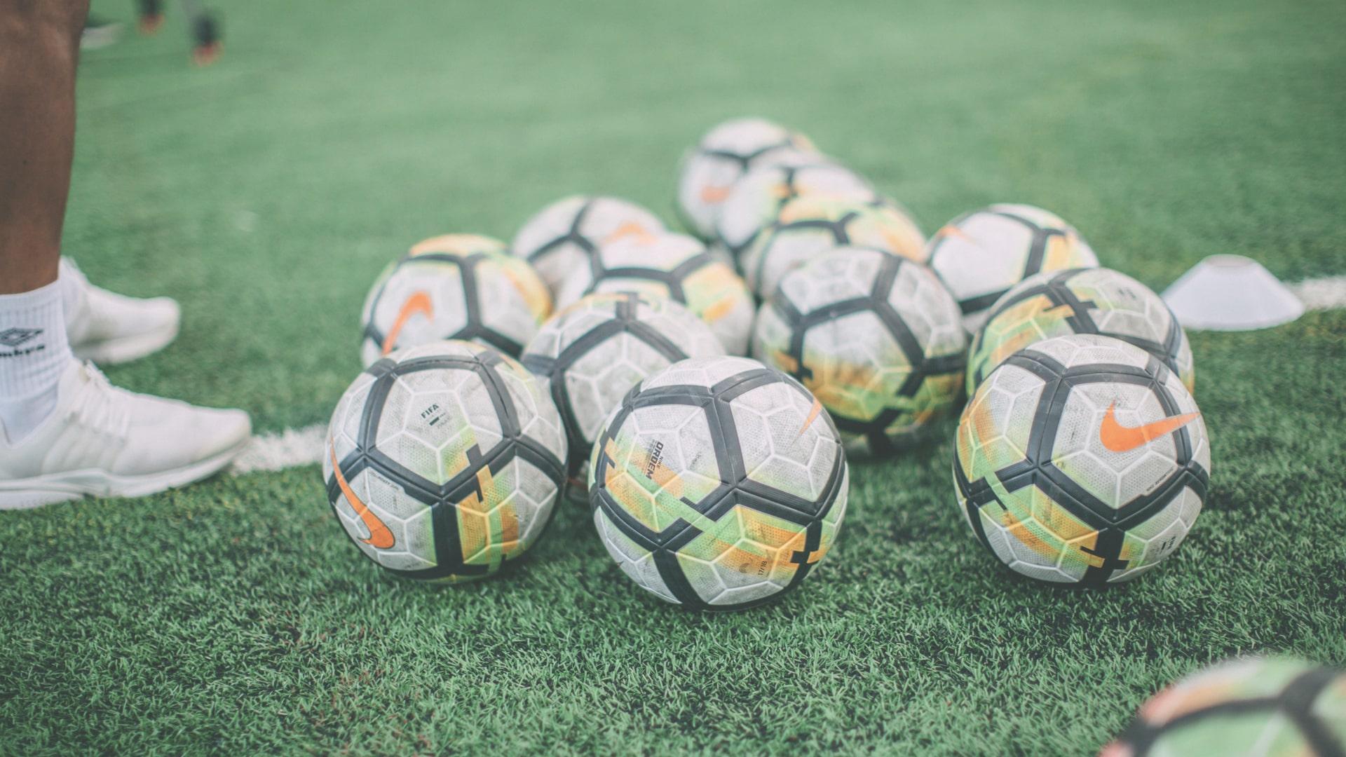 Crossing And Finishing - The Coaching Manual