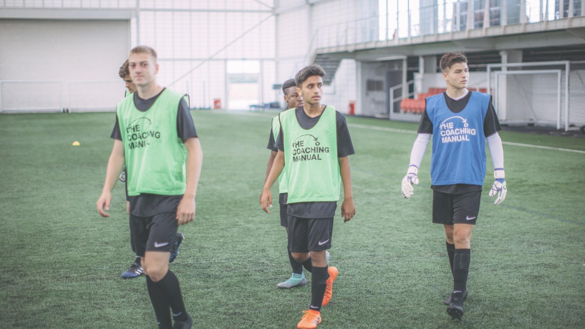 4-3-3 In Possession In The Middle Third - The Coaching Manual