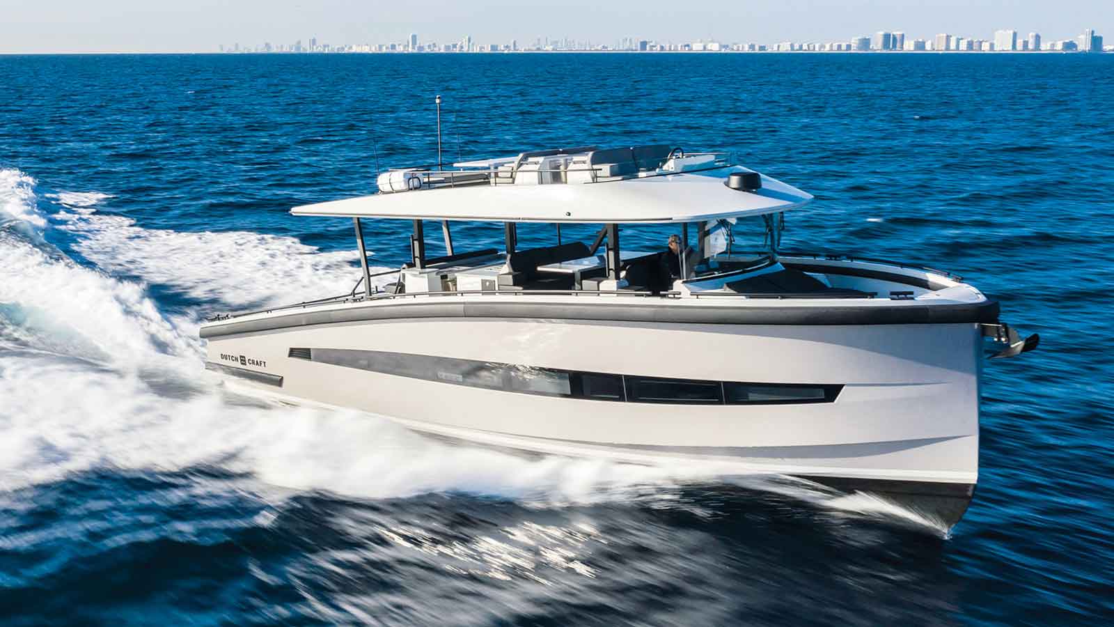 Dutch Craft 56 – du thuyền lý tưởng cho quý ông mê thú chơi dưới nước