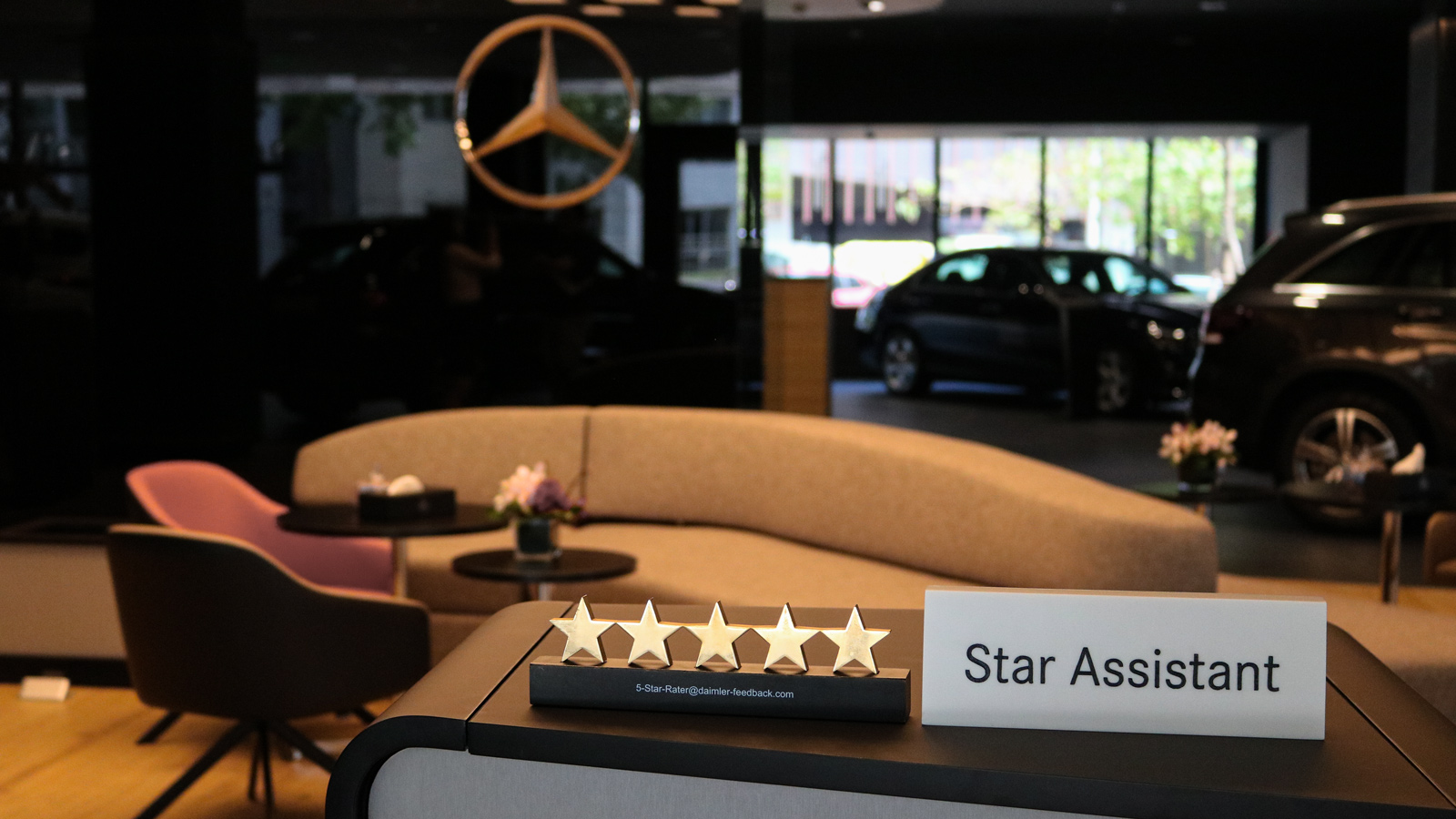 Maybach Lounge – phòng chờ thương gia trong showroom mới của Mercedes ...